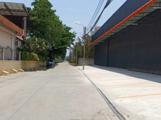 โรงงาน รถไฟฟ้าลาดปลาเค้า ที่จอดรถได้หลายคัน 600 ตารางเมตร F4065 ให้เช่า ...