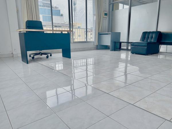 เช่าสำนักงาน 23 ตารางเมตร 70 ตารางเมตร ห้องน้ำชั้นบน พื้นที่สำนักงานให้ ...